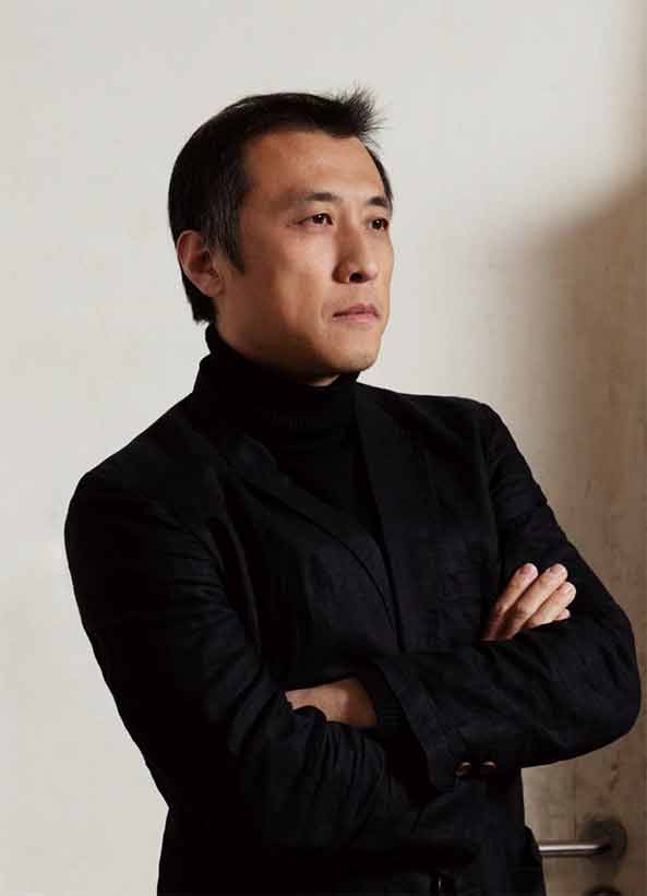 Li Hu "The Weight of Light"